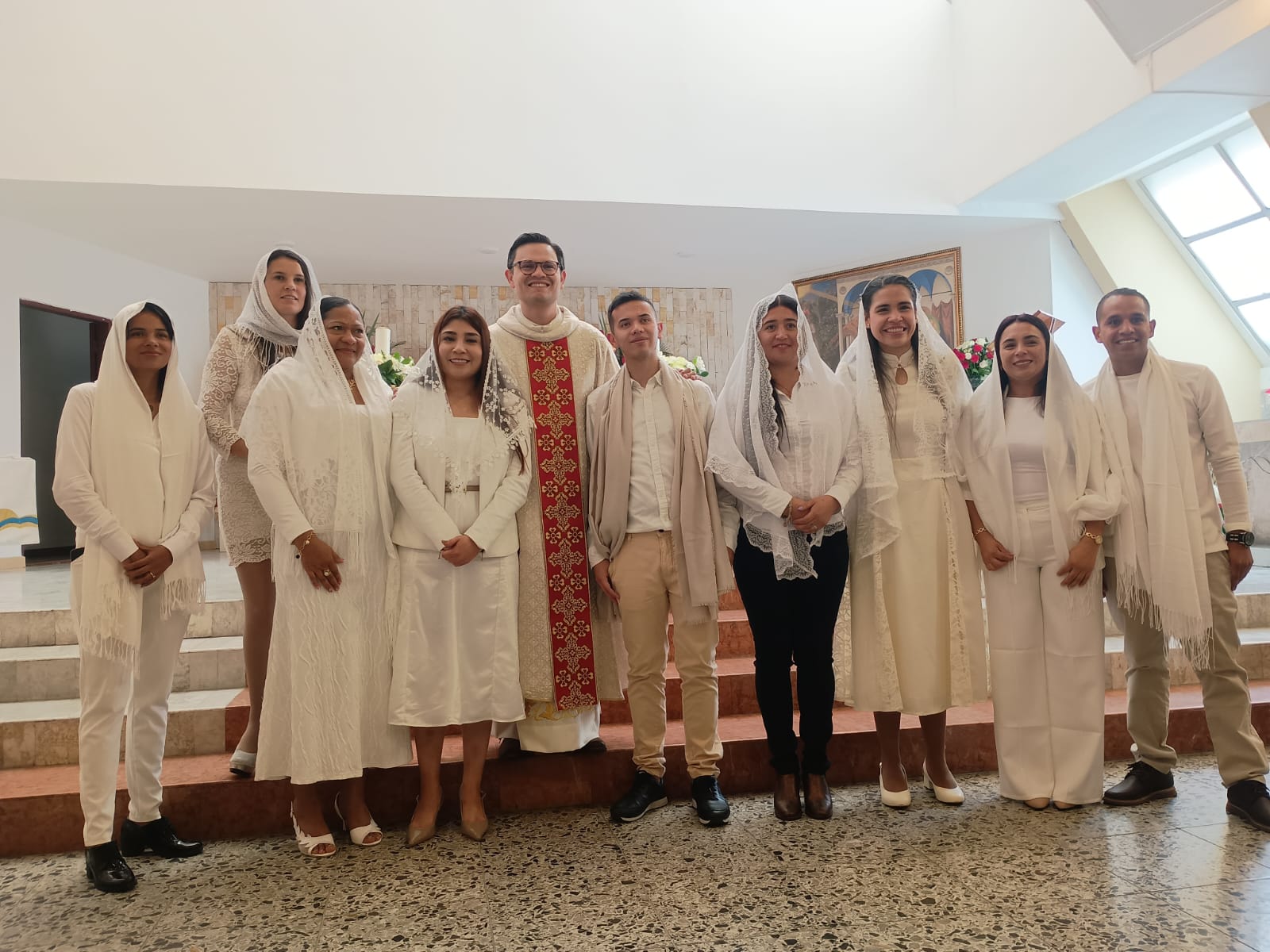 Neófitos reciben sacramentos de Iniciación Cristiana | Arquidiócesis de ...